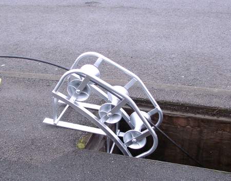 MANHOLE CABLE ROLLERS, GUIDE CABLES, CABLE GUIDES, MANHOLE PIT CABLE ...