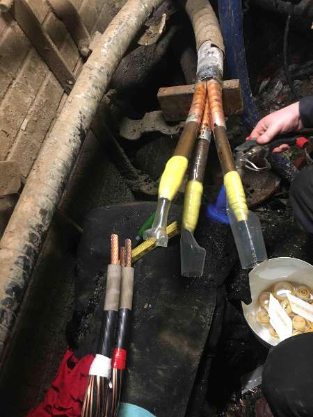 MV Raychem Transition Cable Splice In Manhole (300 MCM PILC To 350 MCM EPR)